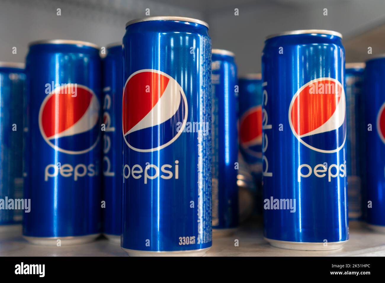 Pepsi can 2022 hi-res stock photography and images - Alamy