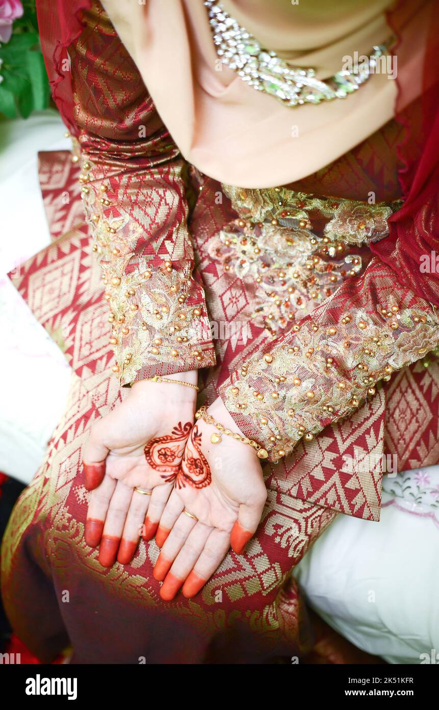 Malay marriage wedding culture hi-res stock photography and images - Alamy
