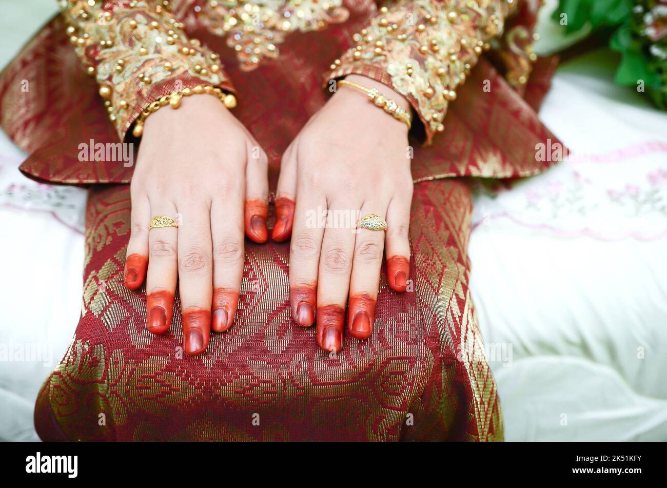Malay marriage wedding culture hi-res stock photography and images - Alamy