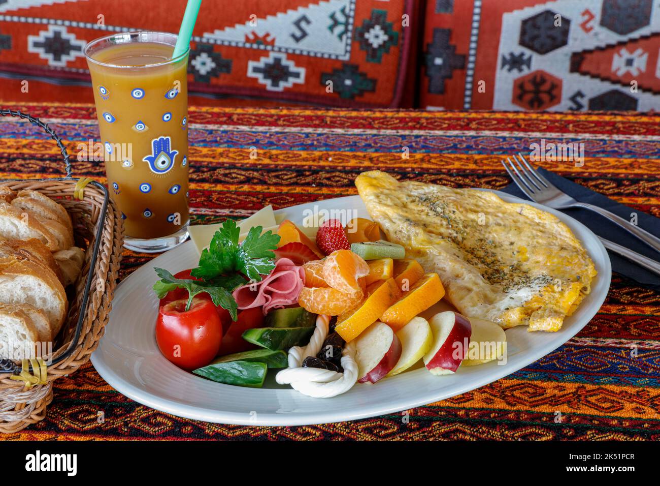 Breakfast plate. Traditional Turkish Breakfast Table (Spread Breakfast ...