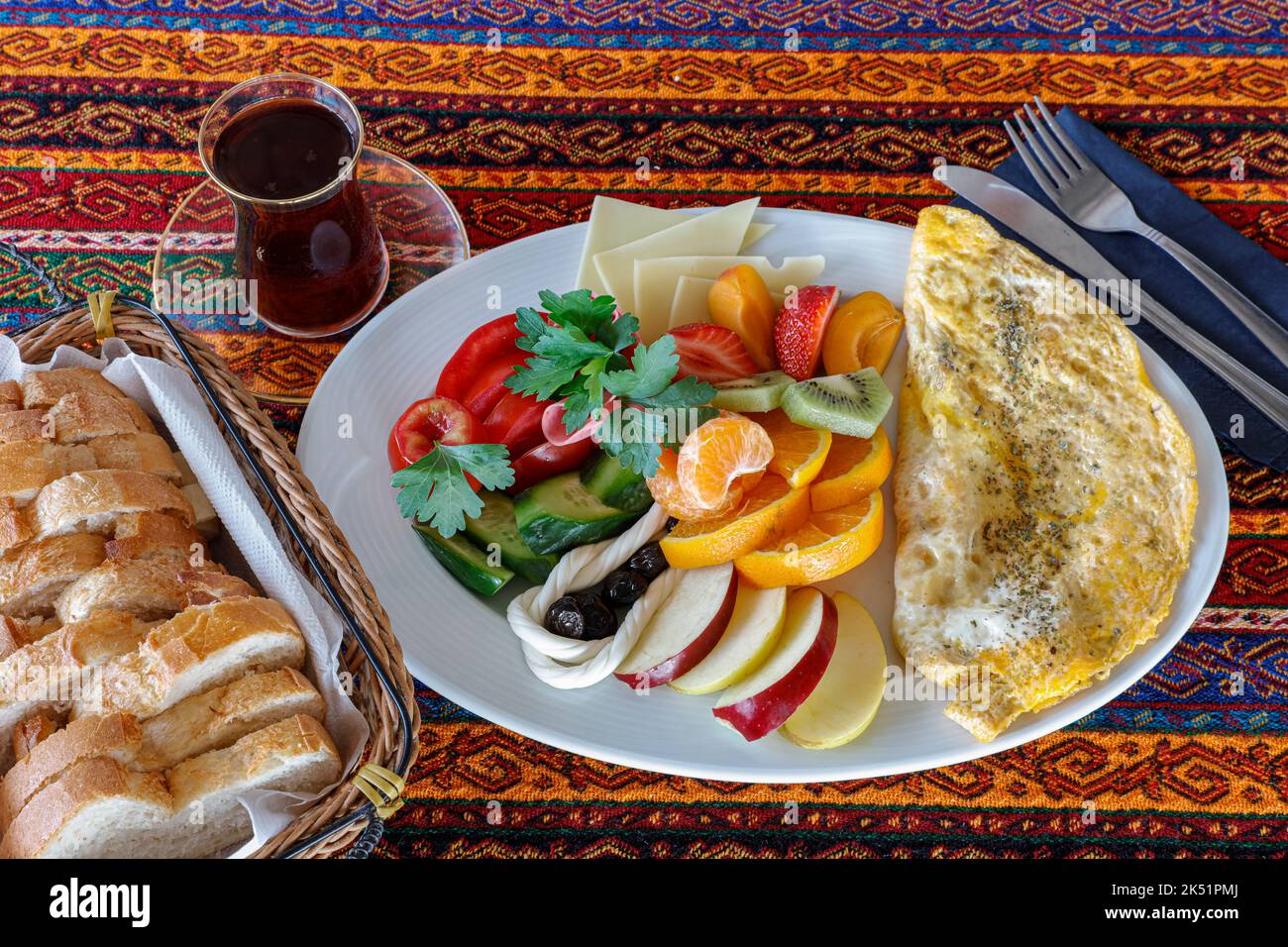 Breakfast plate. Traditional Turkish Breakfast Table (Spread Breakfast ...