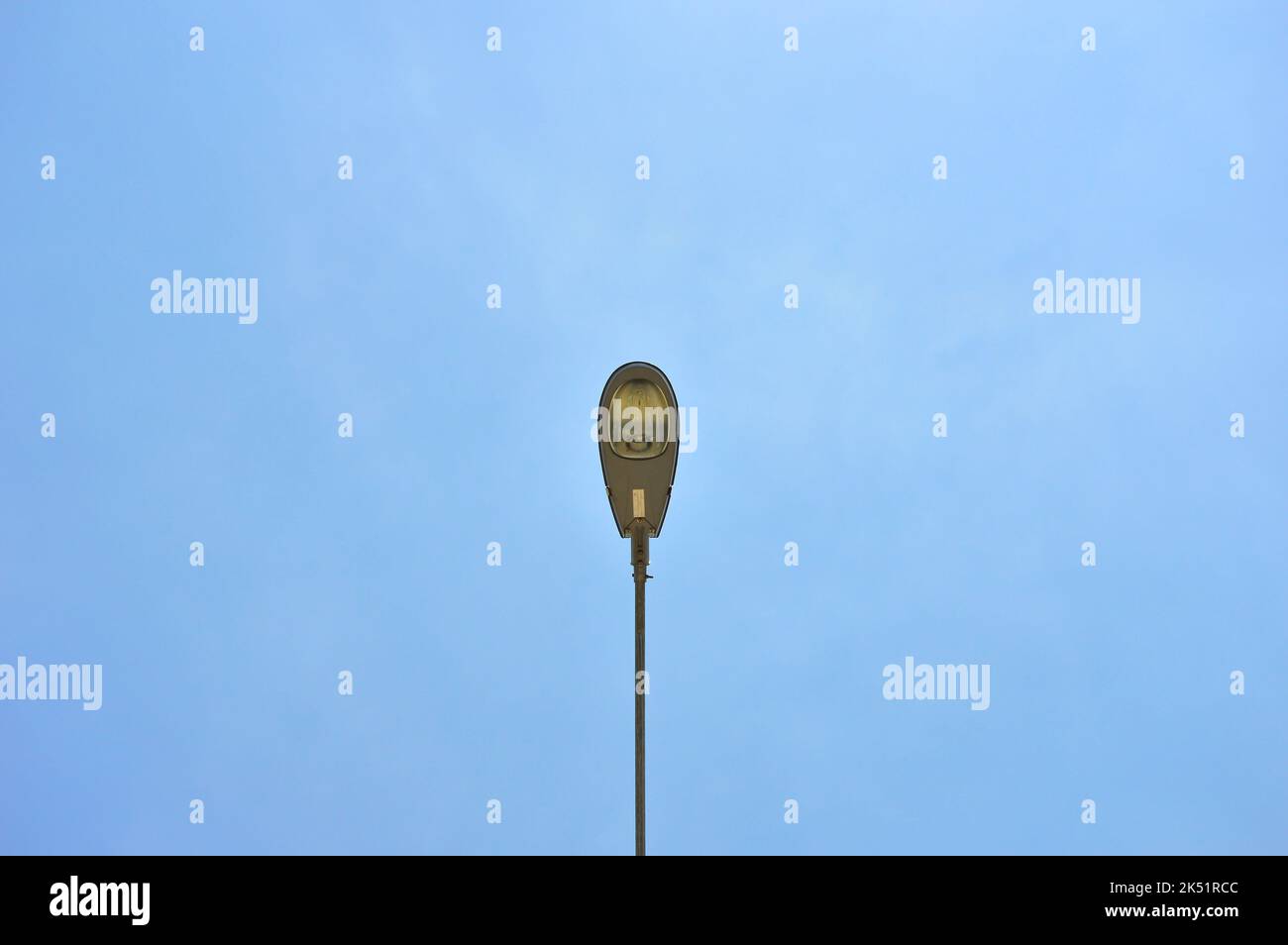 Street light and sky hi-res stock photography and images - Alamy