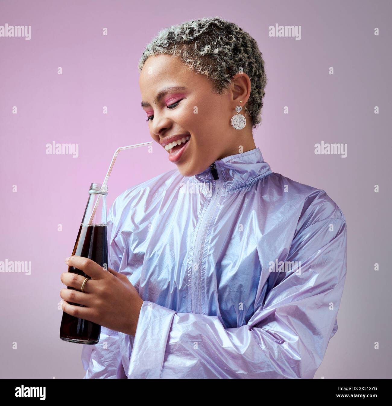 Woman straw fizzy drink hi-res stock photography and images - Alamy