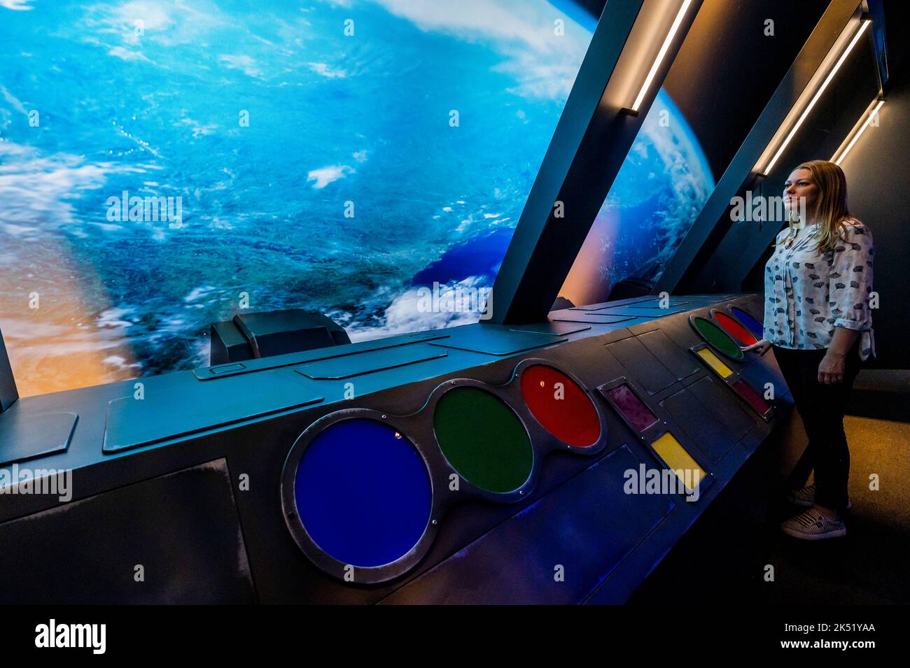 London, UK. 5th Oct, 2022. The Observation deck with a moving view of ...