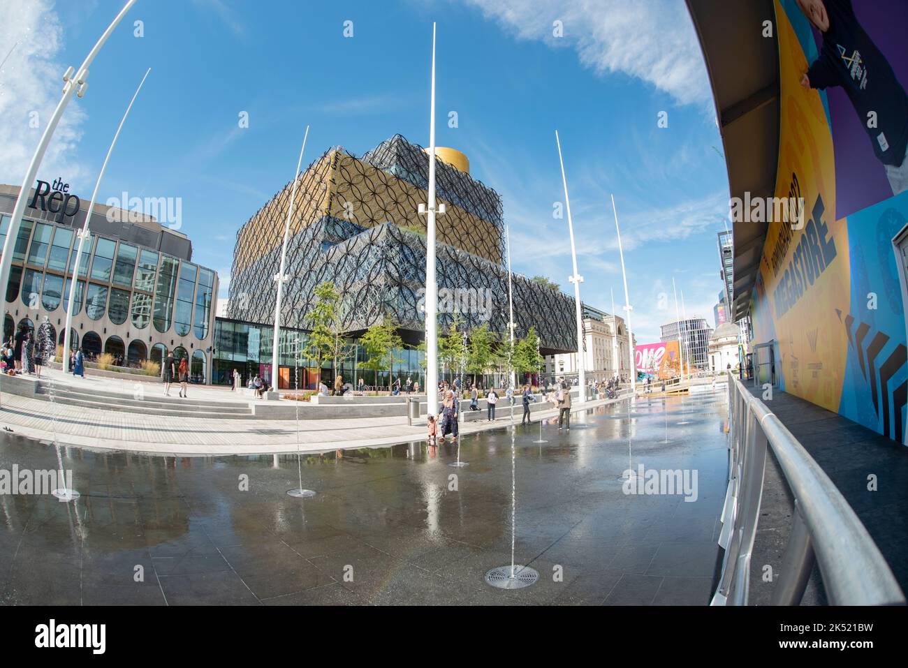 Birmingham Centenary Square with water fountains, Birmingham Library ...
