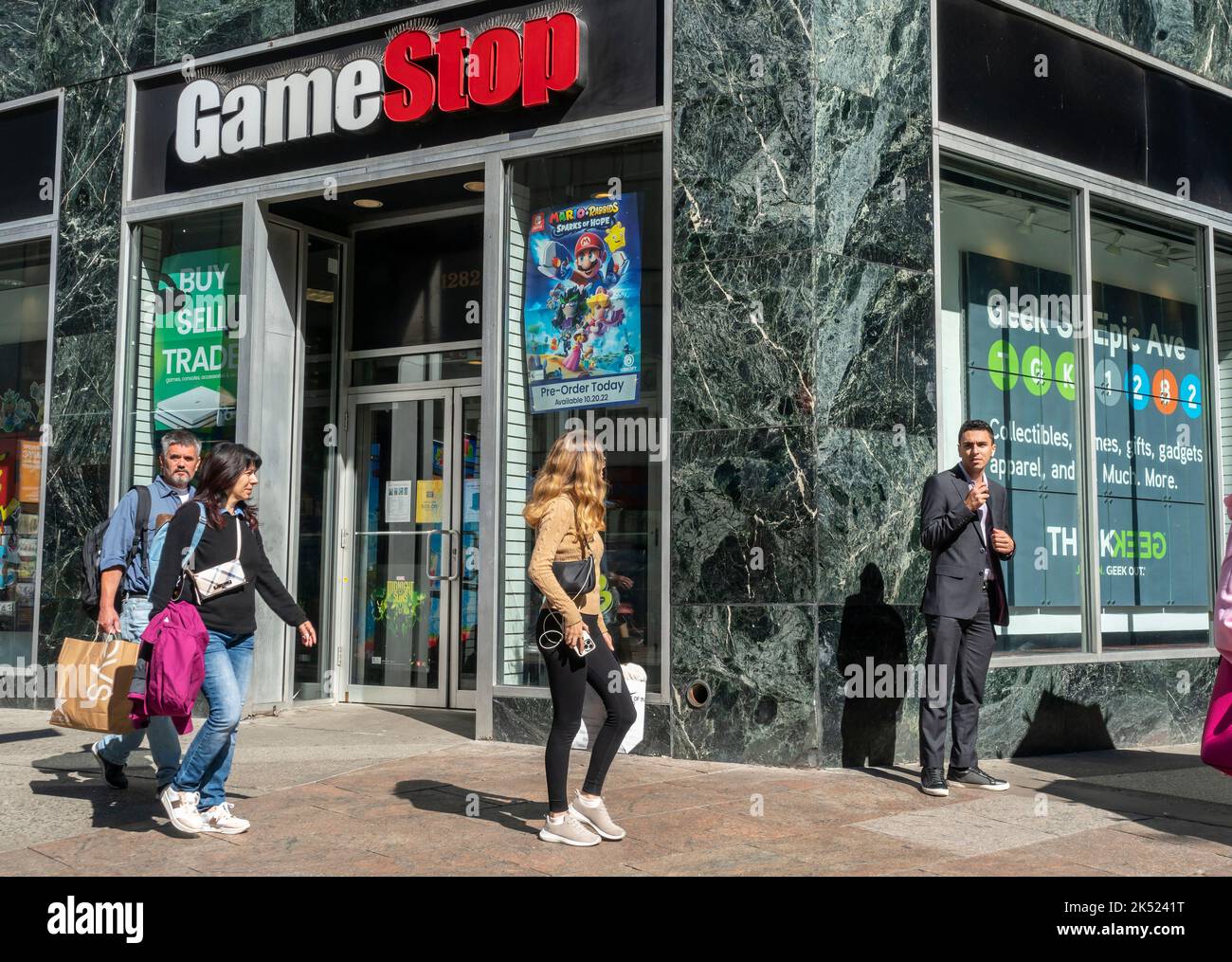 Consumer games hi-res stock photography and images - Alamy