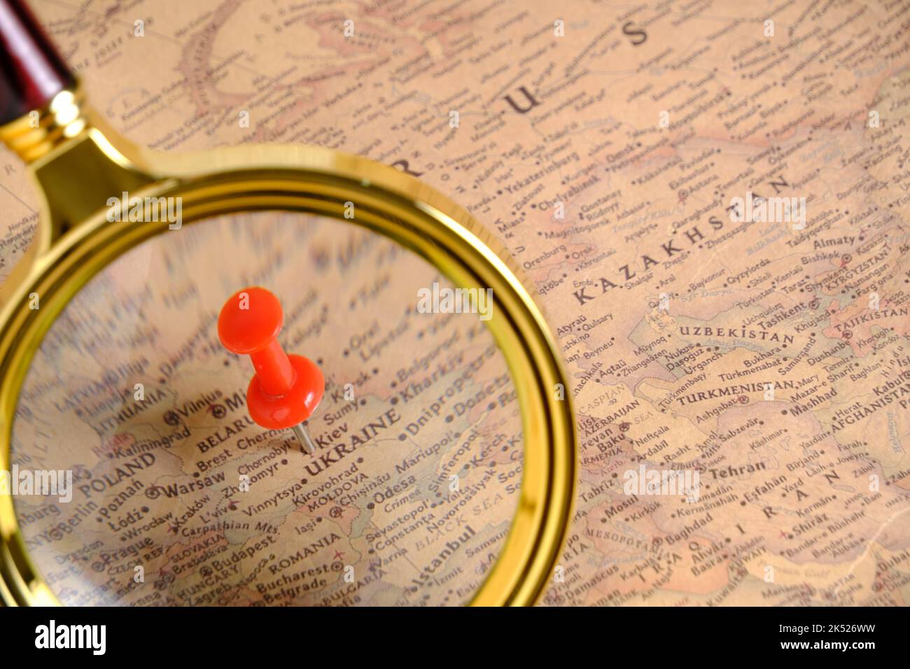 Map pin location button on hi-res stock photography and images - Alamy