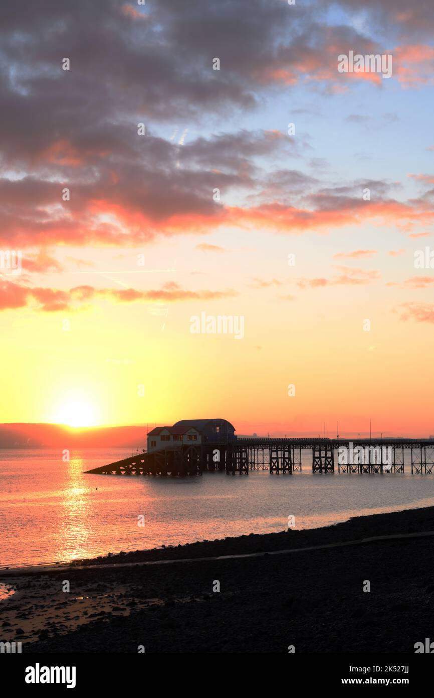 The mumbles lifeboat station hi-res stock photography and images - Alamy
