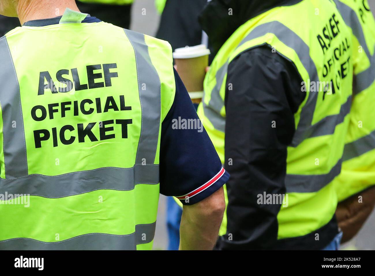 London, UK. 05th Oct, 2022. Members of ASLEF union picket outside ...
