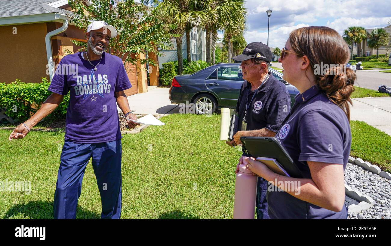 Sanford, FL, (Oct. 3, 2022)v- FEMA Disaster Survivor Assistants go door ...