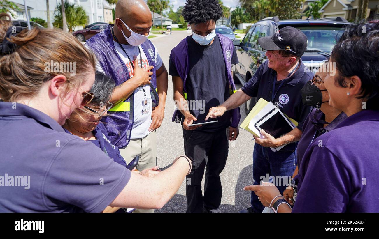 Sanford, FL, (Oct. 3, 2022)v- FEMA Disaster Survivor Assistants go door ...
