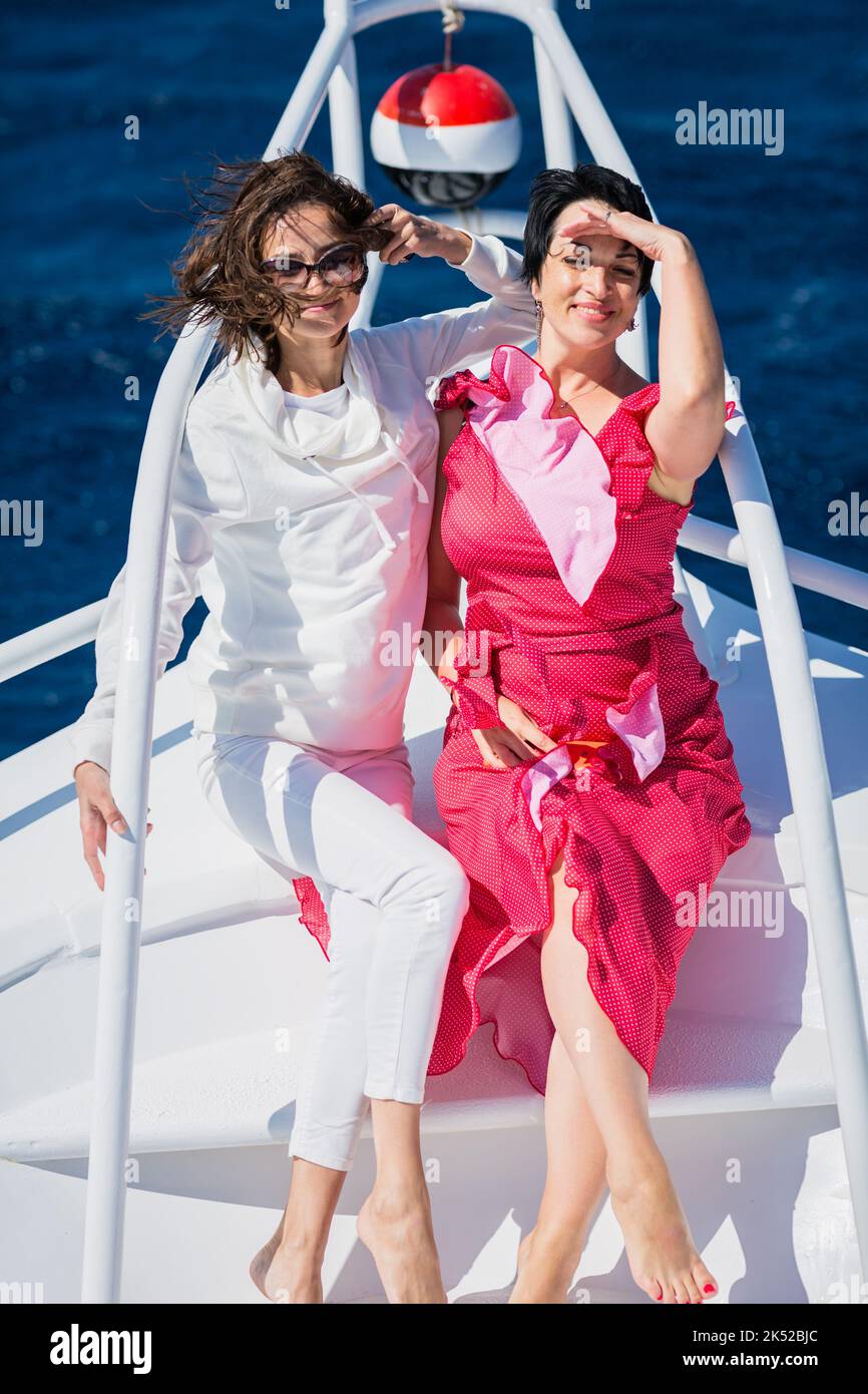 Women boating hi-res stock photography and images - Alamy