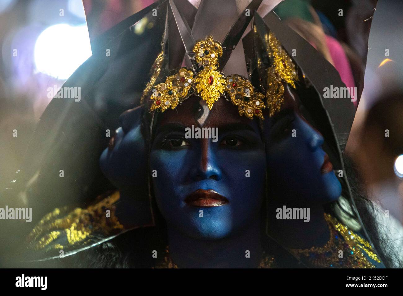 October 5, 2022: A woman wearing blue face paint and dressed as the ...