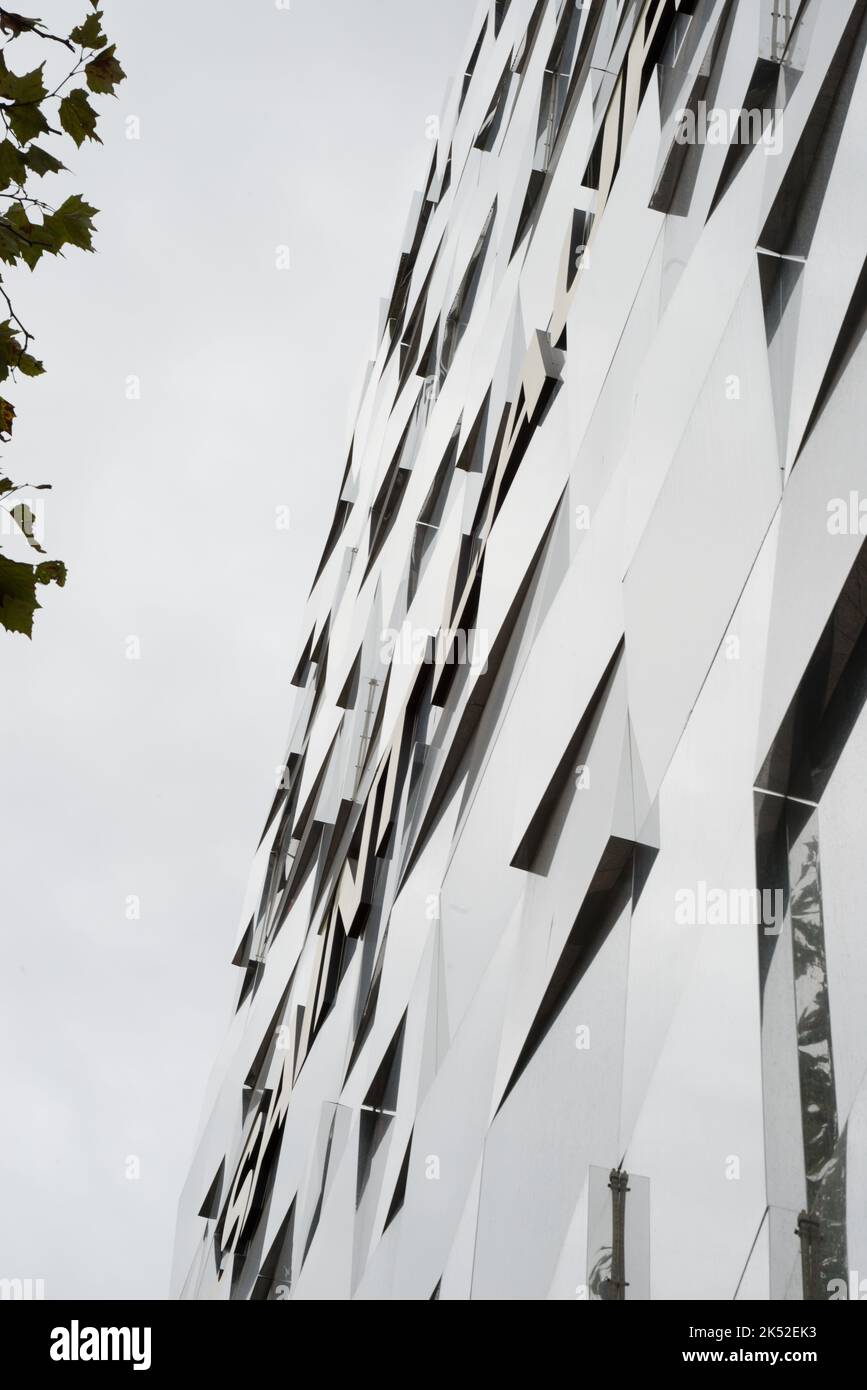 Paris glass building hi-res stock photography and images - Alamy