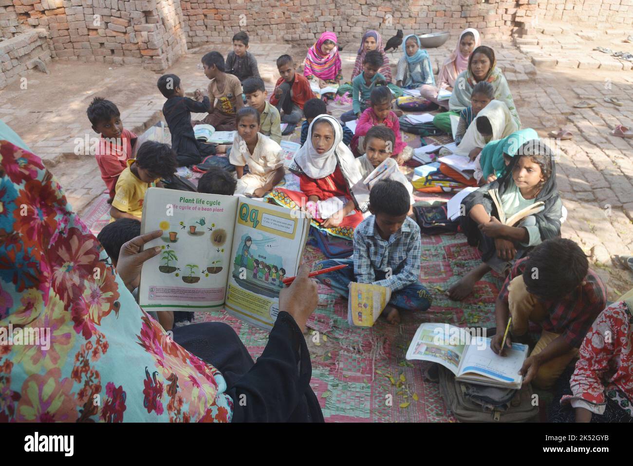 Lahore, Pakistan, 05/10/2022, Pakistani teachers of United Social ...