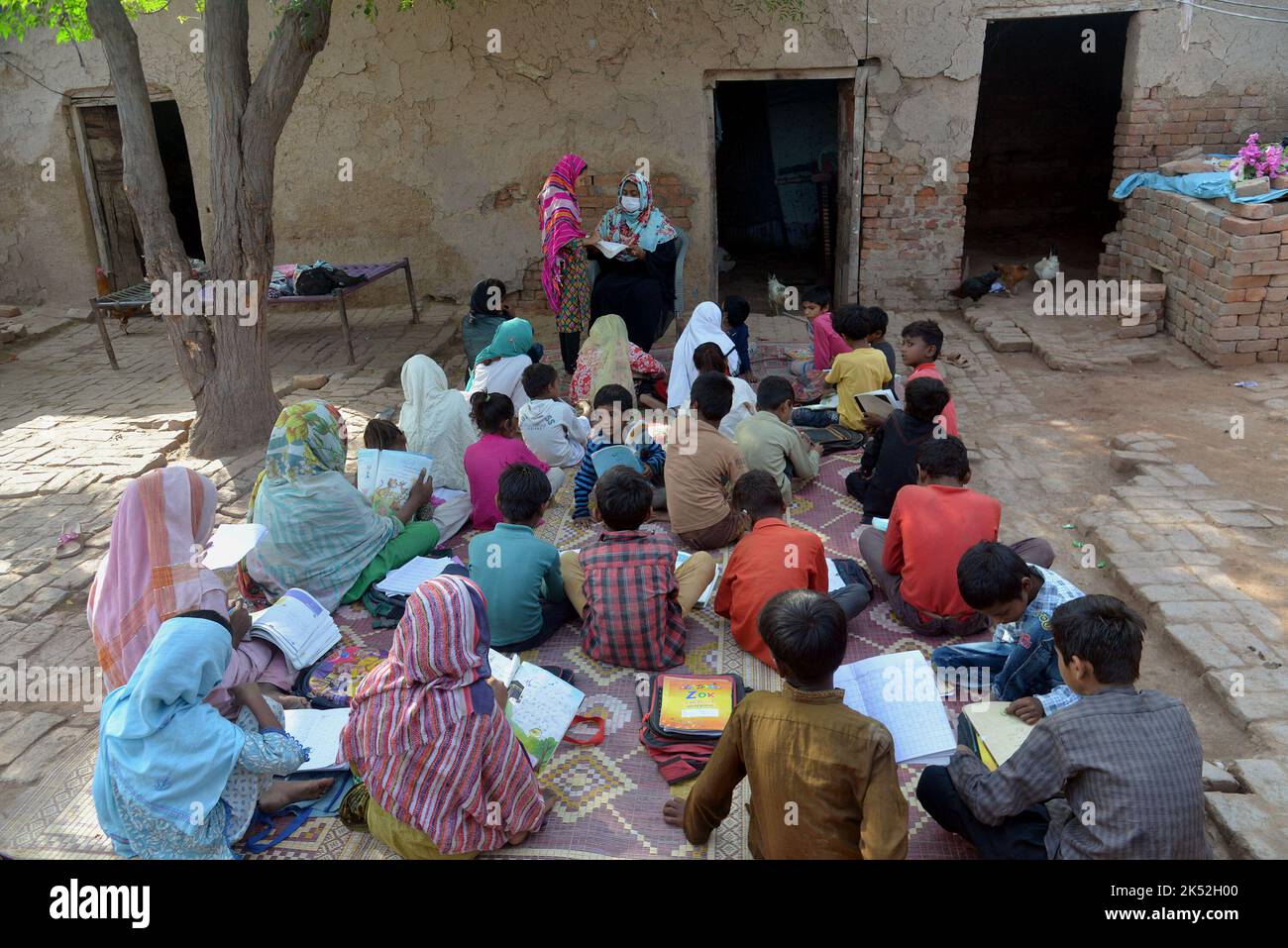 Lahore, Pakistan, 05/10/2022, Pakistani teachers of United Social ...