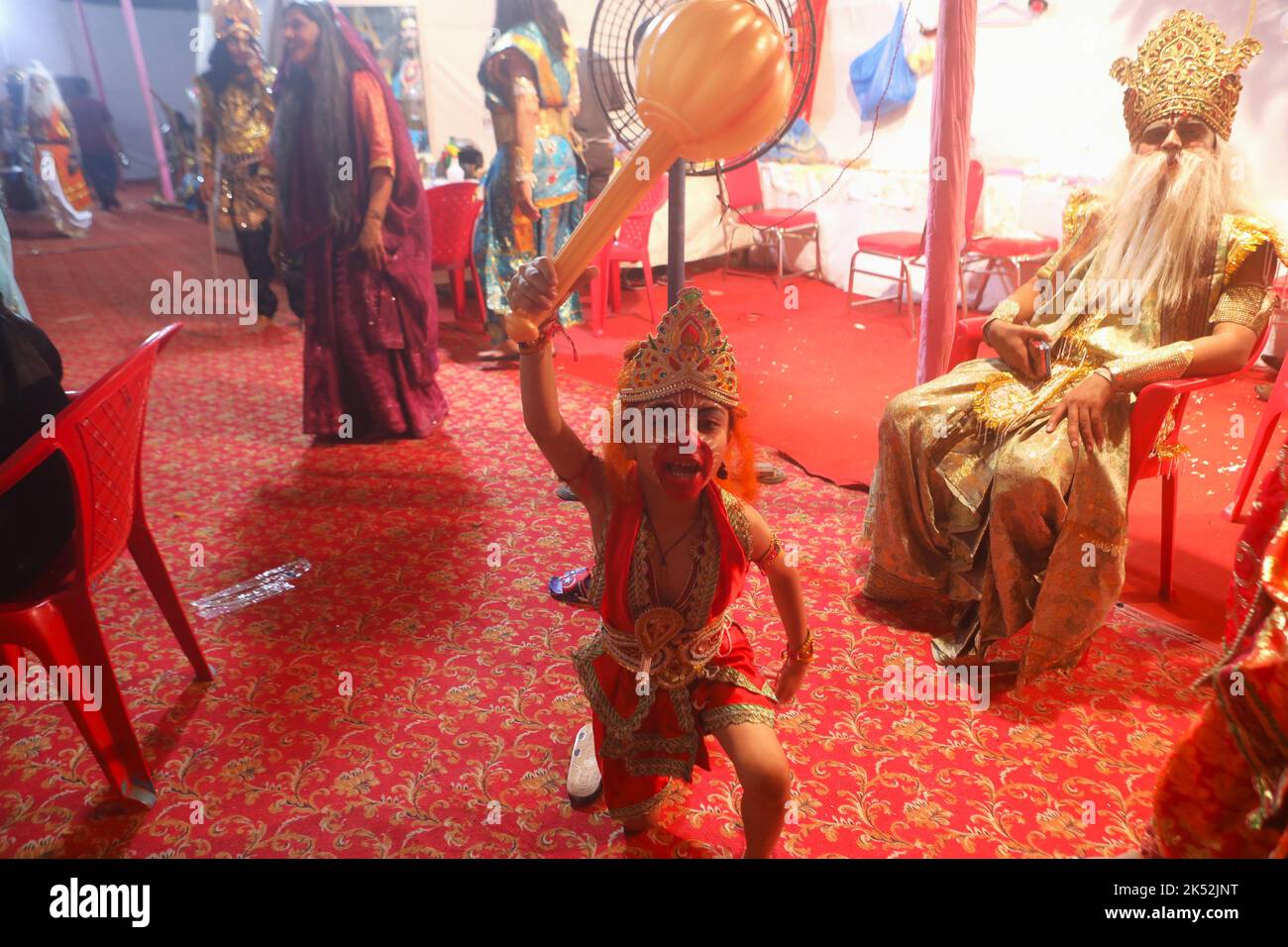 Mumbai, Maharashtra, India. 4th Oct, 2022. A child artist rehearses ...