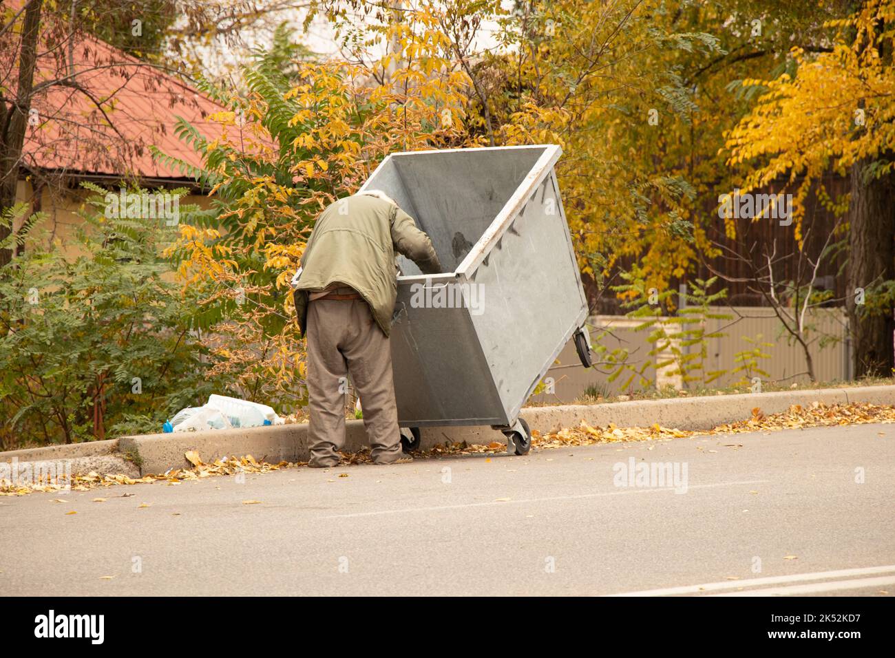 Homeless trash hi-res stock photography and images - Alamy