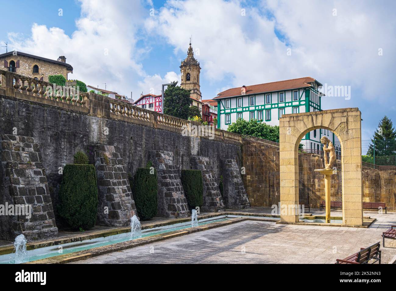 Spain, province of Gipuzkoa, Hondarribia, picturesque fortified village ...