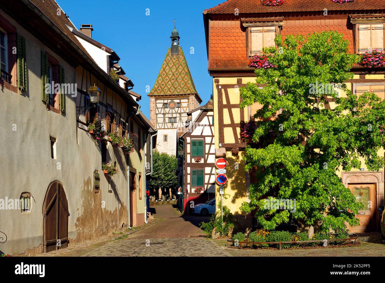 /France, Haut Rhin, Alsace wine road, Bergheim, medieval walled ancient ...