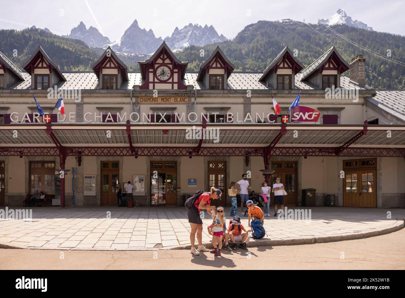 France, Haute Savoie, Chamonix Mont Blanc, Mont Blanc massif, a family ...