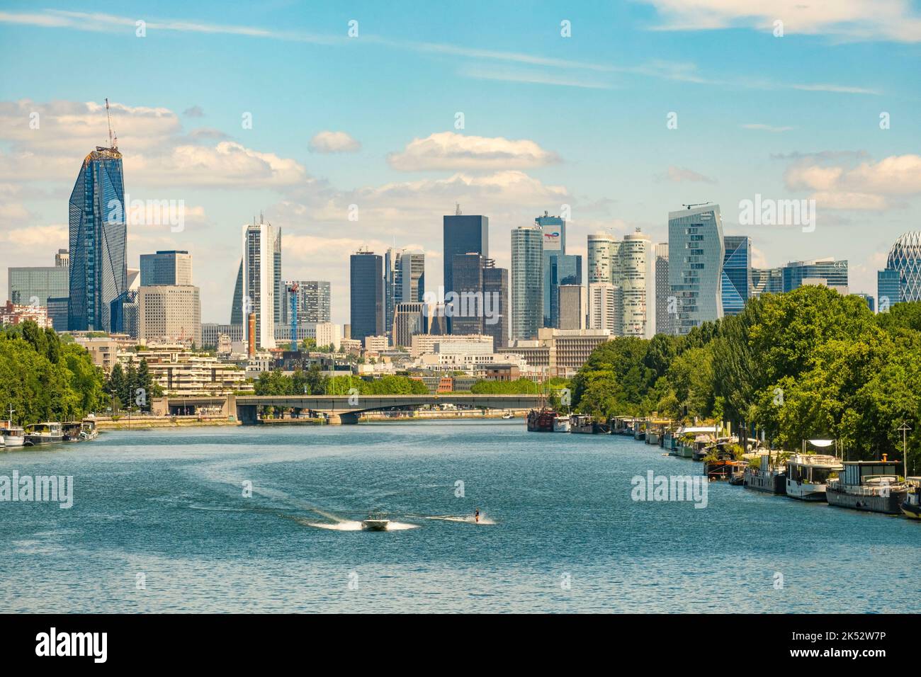 France, Hauts de Seine, the Suresne bridge, La Défense and the Bois de ...