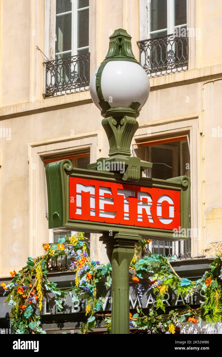 France, Paris, Metro sign Stock Photo - Alamy