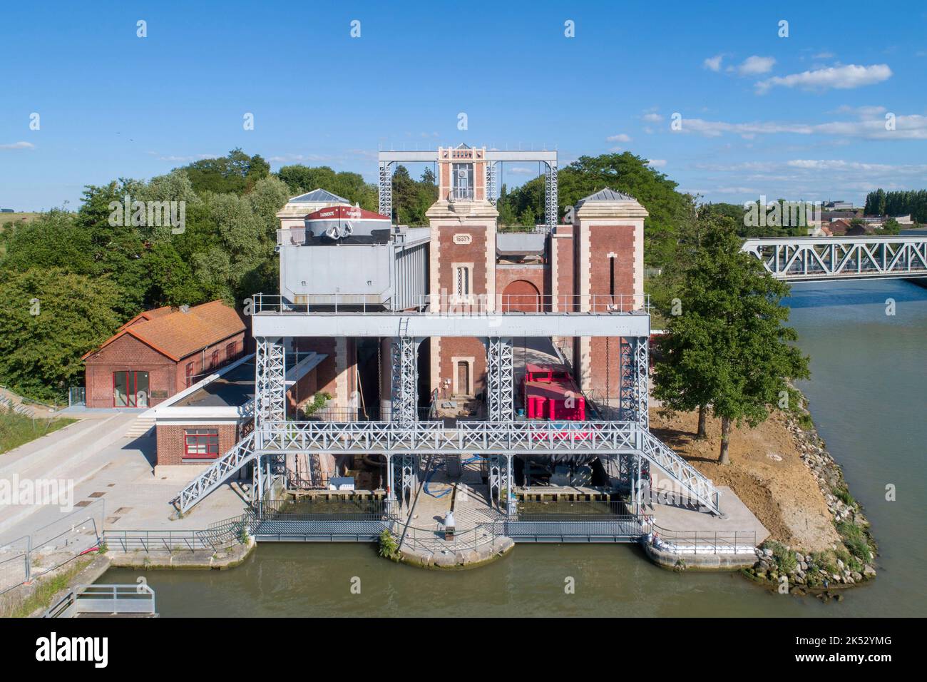 Fontinettes lift hi-res stock photography and images - Alamy