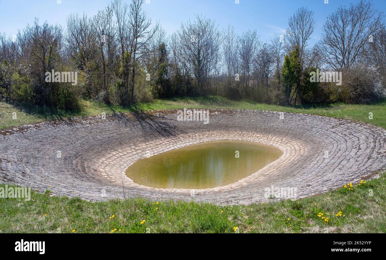 France, Aveyron, Le Viala-du-Pas-de-Jaux, Larzac causse, the lavogne ...