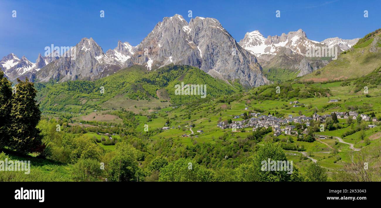 Lescun village hi-res stock photography and images - Alamy