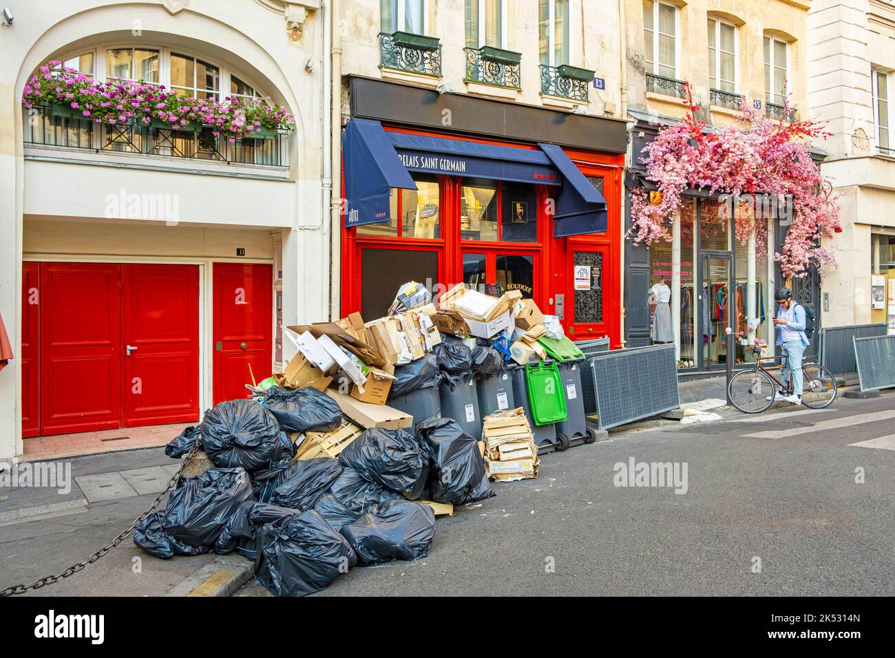 France, Paris, Saint Germain des Pres, garbage collectors' strike ...