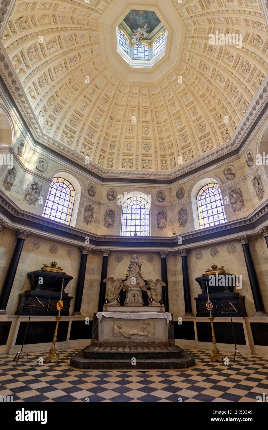 Octagon chapel hi-res stock photography and images - Alamy