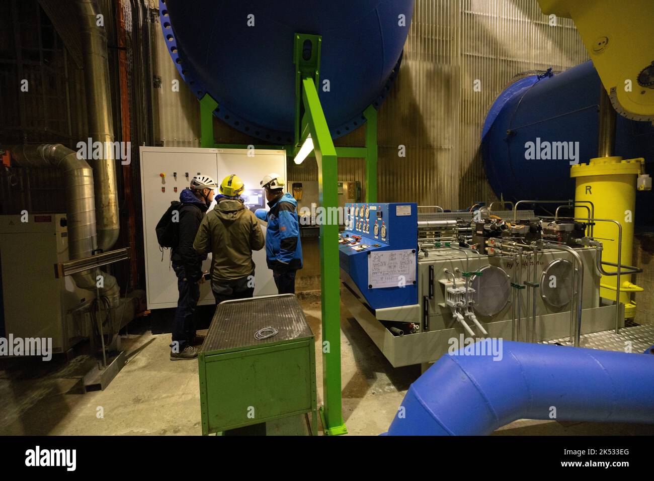 Valve chamber hi-res stock photography and images - Alamy