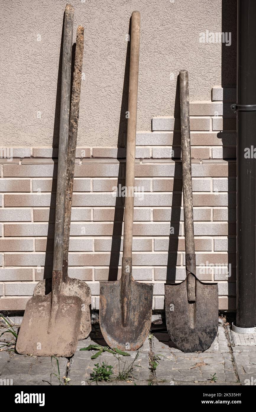 Shovel building tools work hi-res stock photography and images - Alamy
