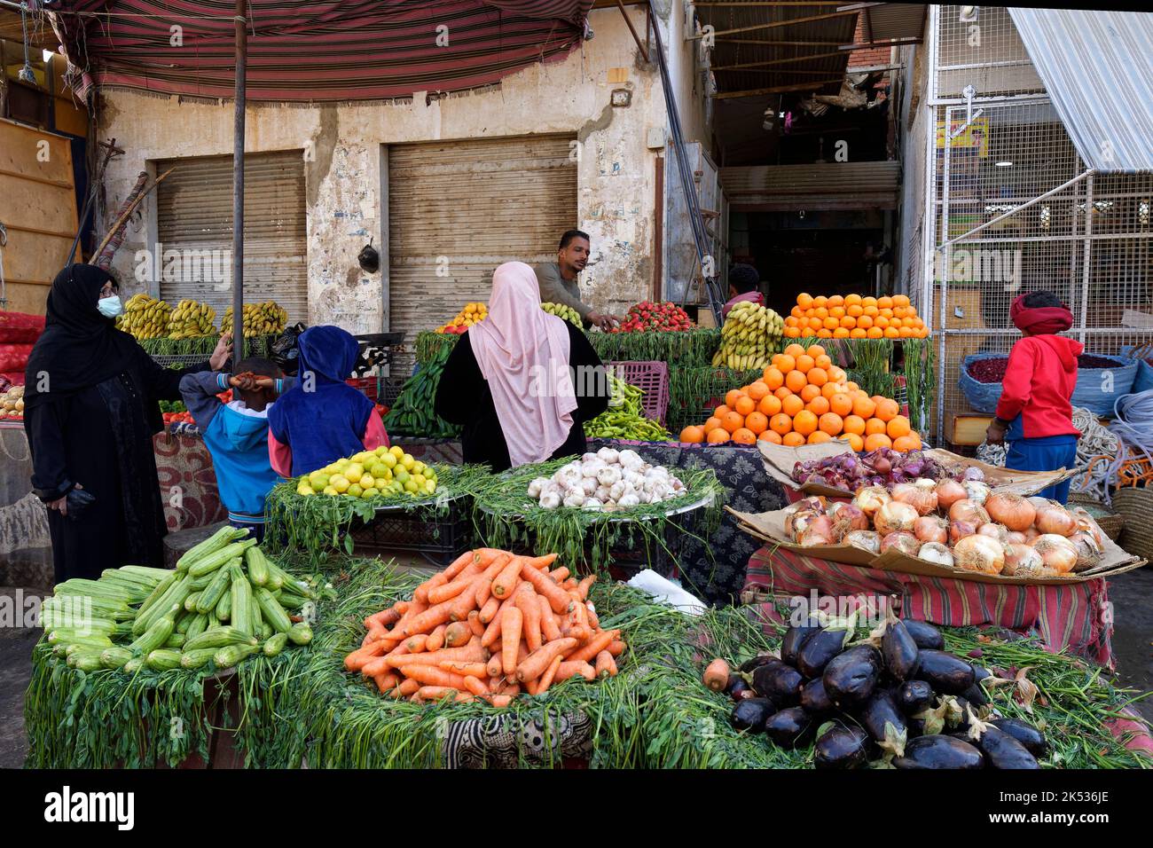 Egypt, Upper Egypt, Nile Valley, Kom Ombo, market Stock Photo - Alamy