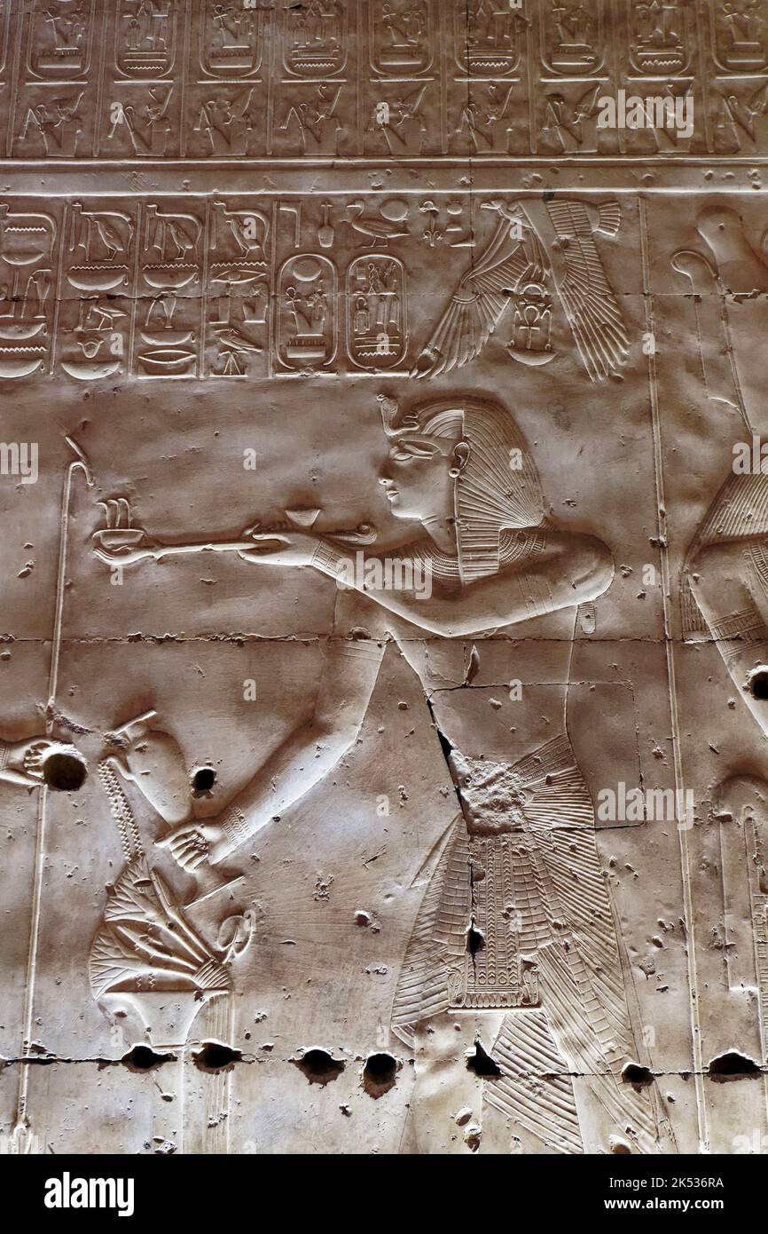 Egypt, Middle Egypt, Nile Valley, Abydos, temple of Seti 1, low reliefs ...