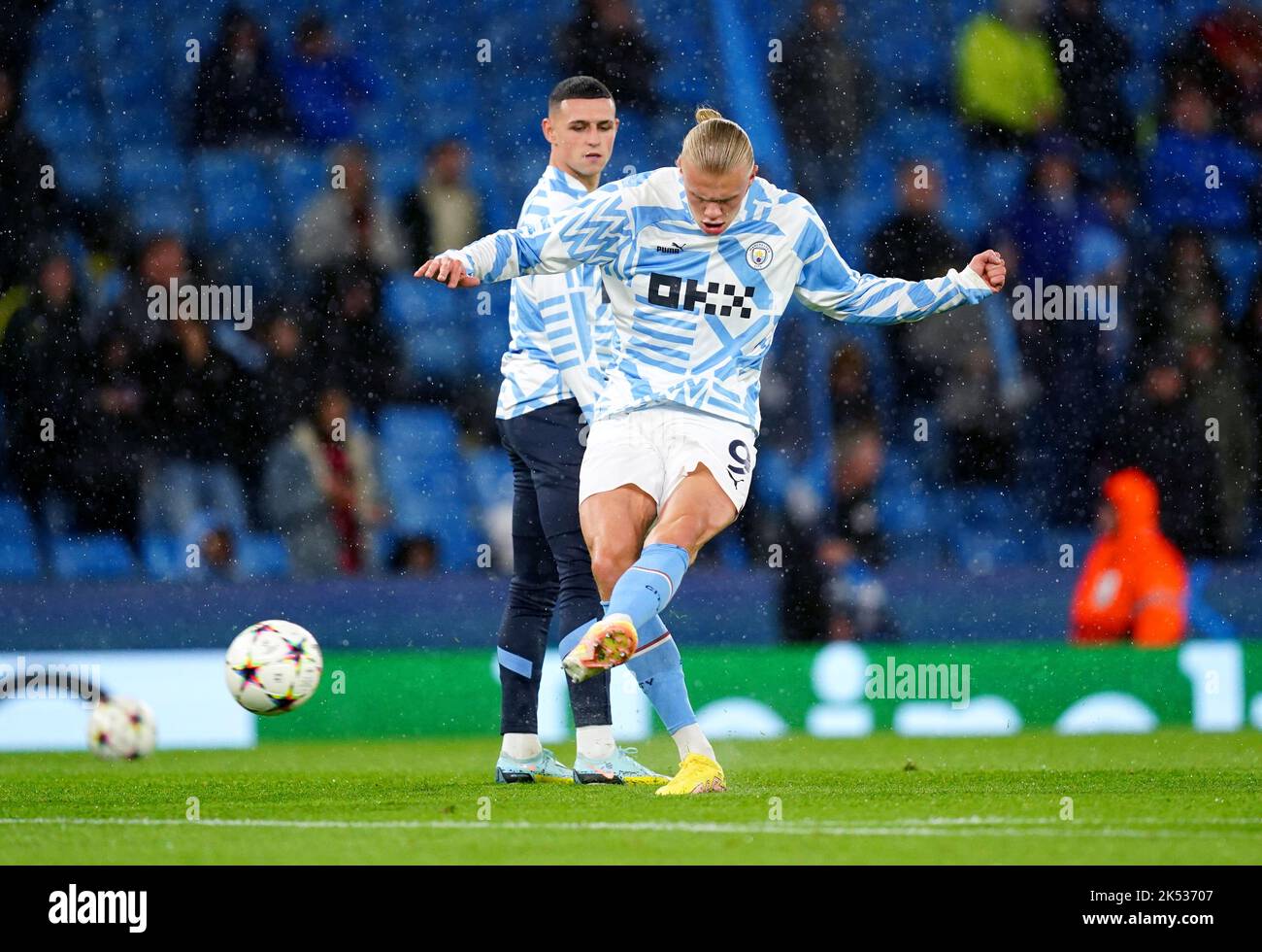 Manchester City's Erling Haaland warms up ahead of the UEFA Champions ...