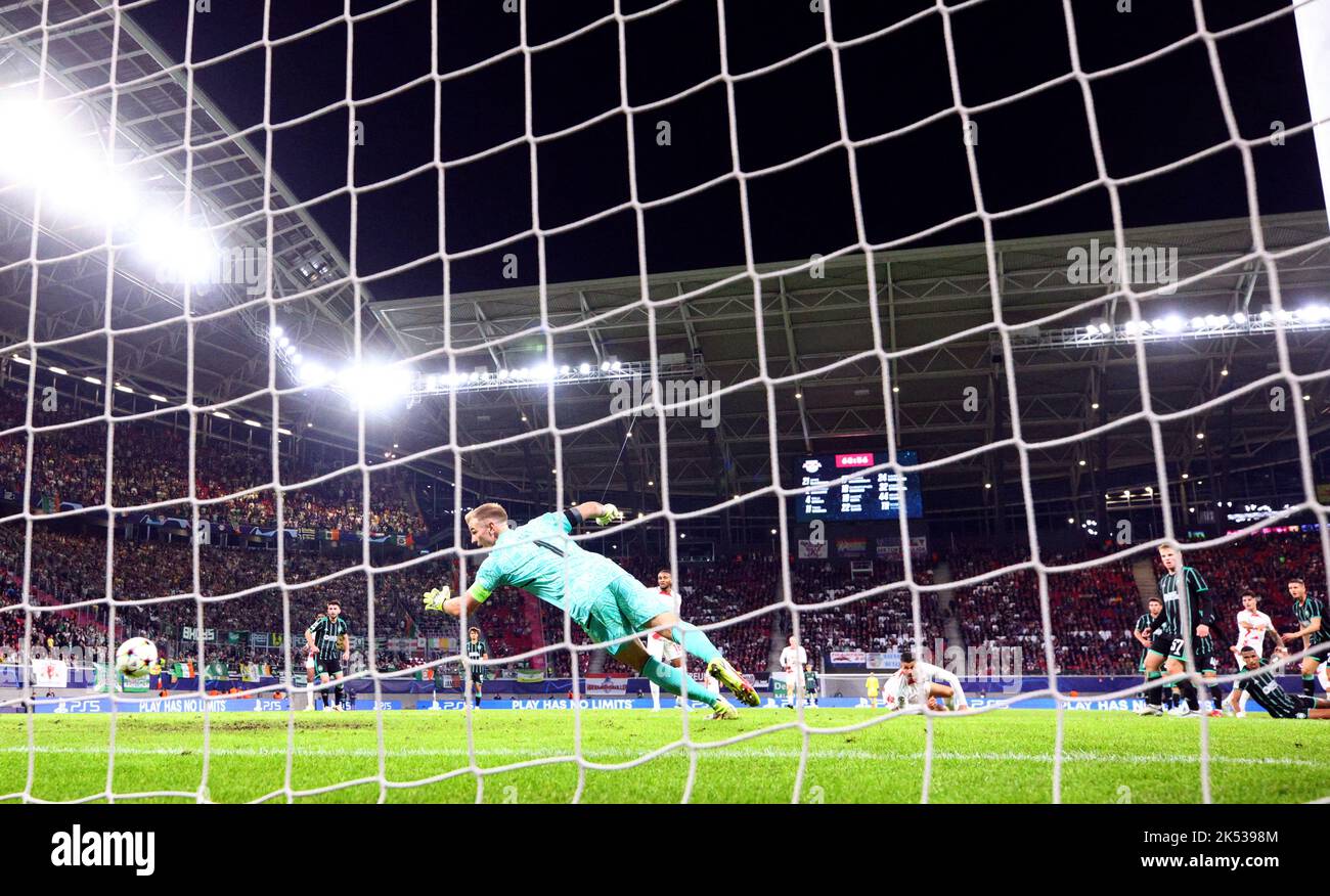 Dominik szoboszlai champions league hi-res stock photography and images ...