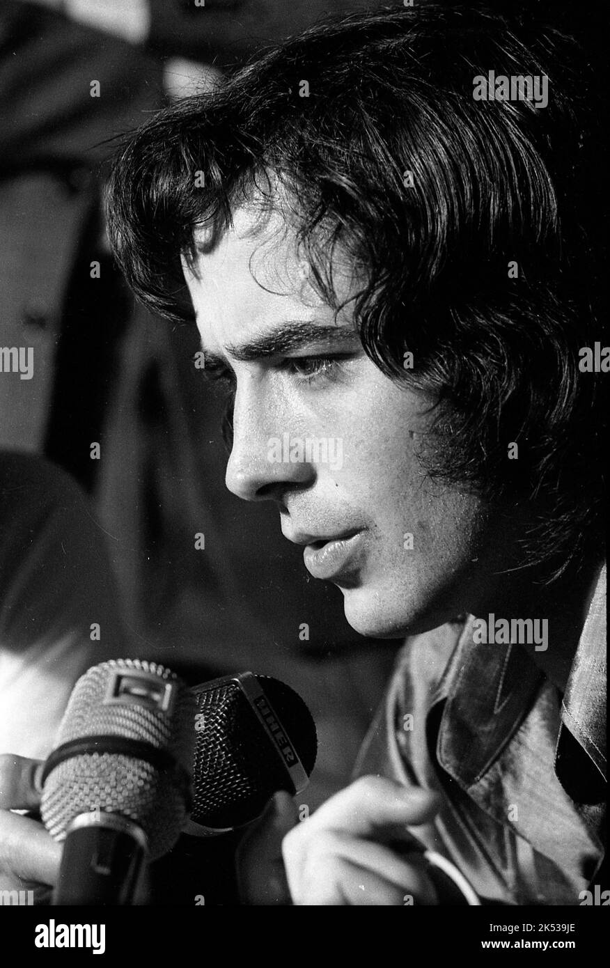 Joan manuel serrat hi-res stock photography and images - Alamy