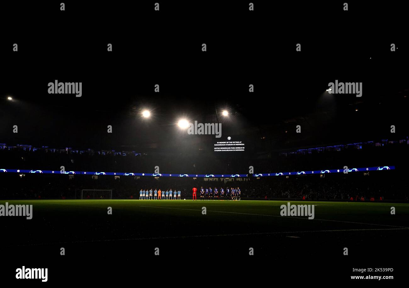 Manchester City and FC Copenhagen players observe a moments silence in ...