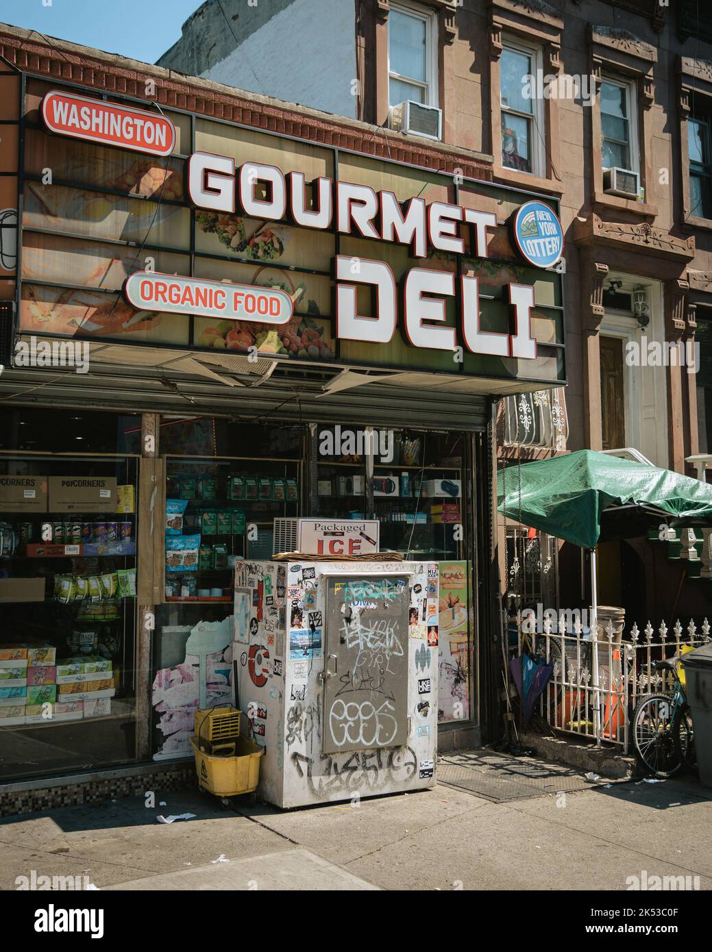 Washington Gourmet Deli vintage sign, Brooklyn, New York Stock Photo ...