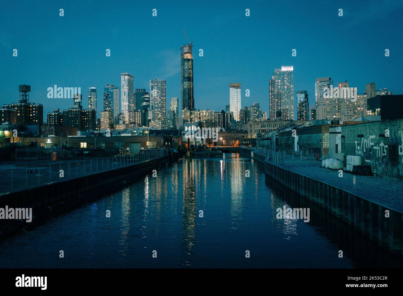 Gowanus canal cityscape view hi-res stock photography and images - Alamy
