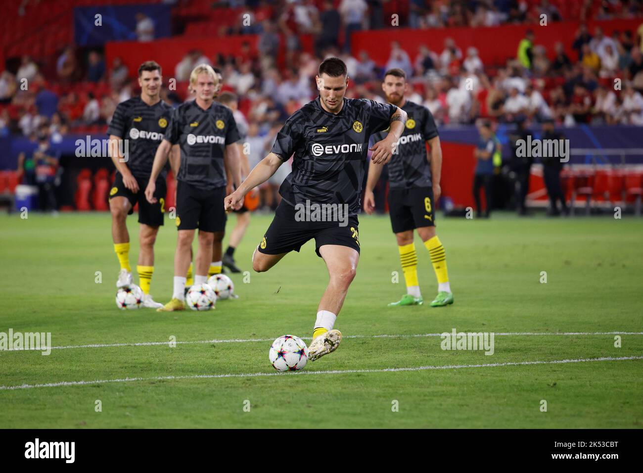 Seville, Spain. 05th Oct, 2022. Niklas Sule (25) of Dortmund seen ...