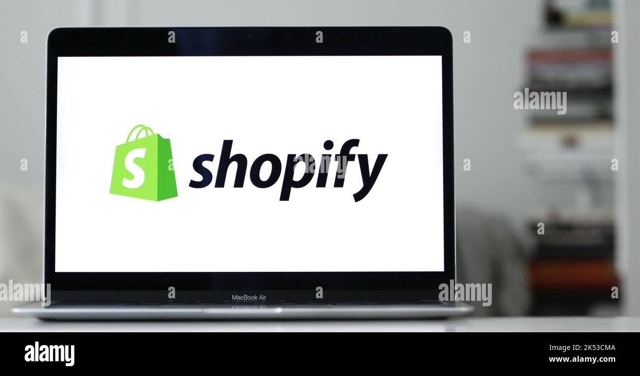 The logo of Shopify company on a laptop white screen Stock Photo - Alamy