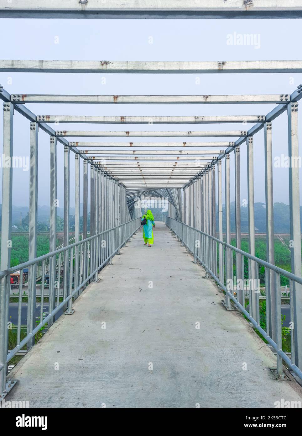 Pedestrian bridge over road hi-res stock photography and images - Alamy