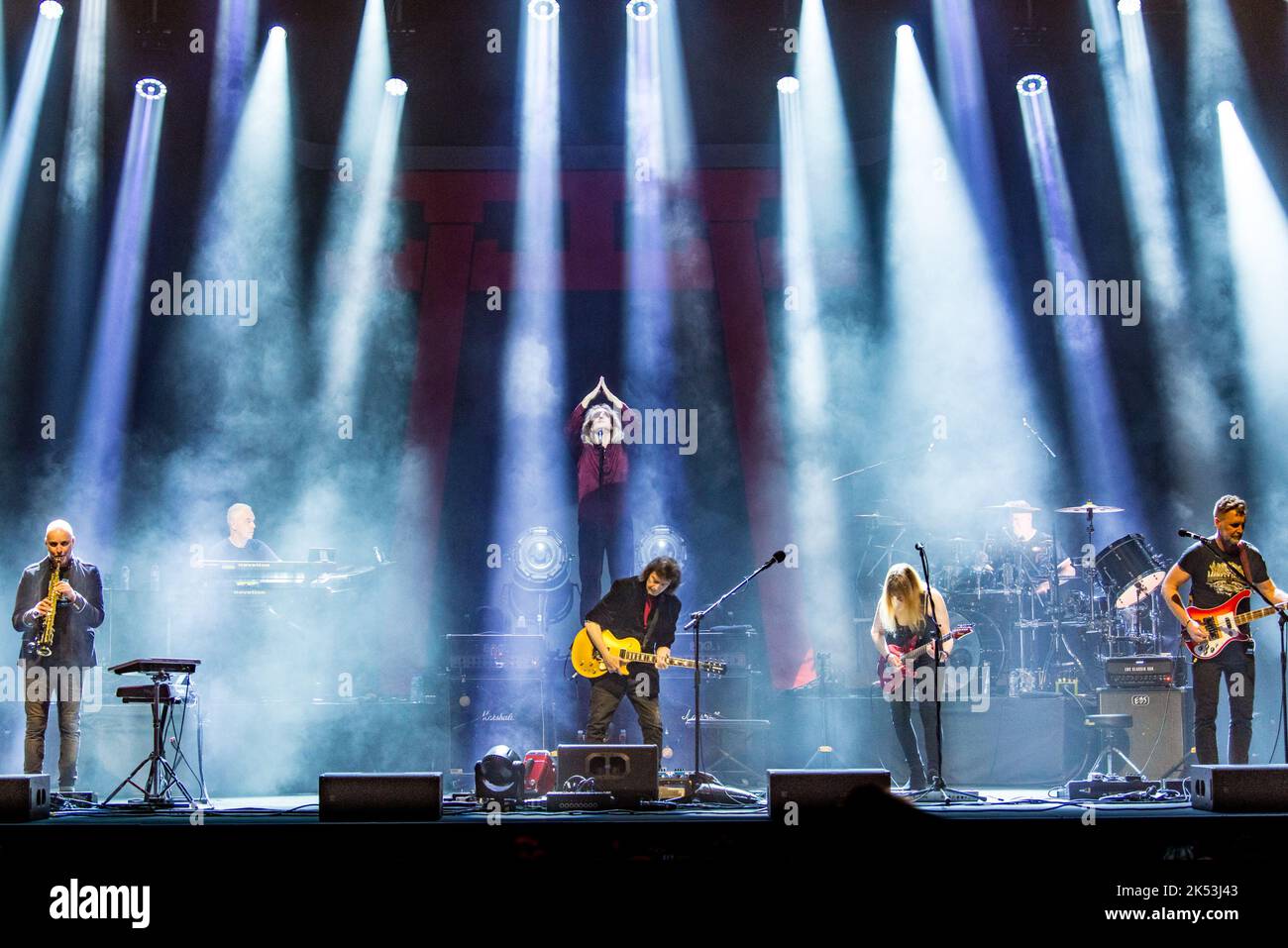 Steve Hackett & his band on stage at the Ipswich Regent Theatre Stock ...