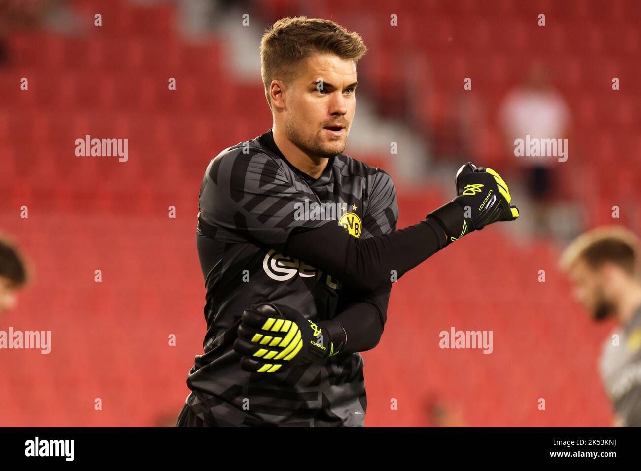 Seville, Seville, Spain. 5th Oct, 2022. Alexander Meyer of Borussia ...