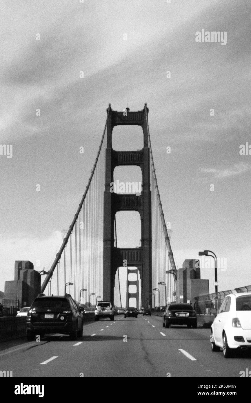 A monochromatic scenery of the Golden Gate Bridge in San Francisco, USA ...