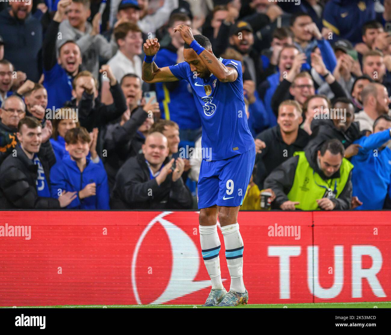 Chelsea goal celebration 2022 hi-res stock photography and images - Alamy
