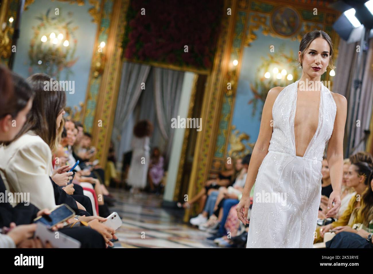 Madrid, Spain. 05th Oct, 2022. A model showcases a creation by De La ...